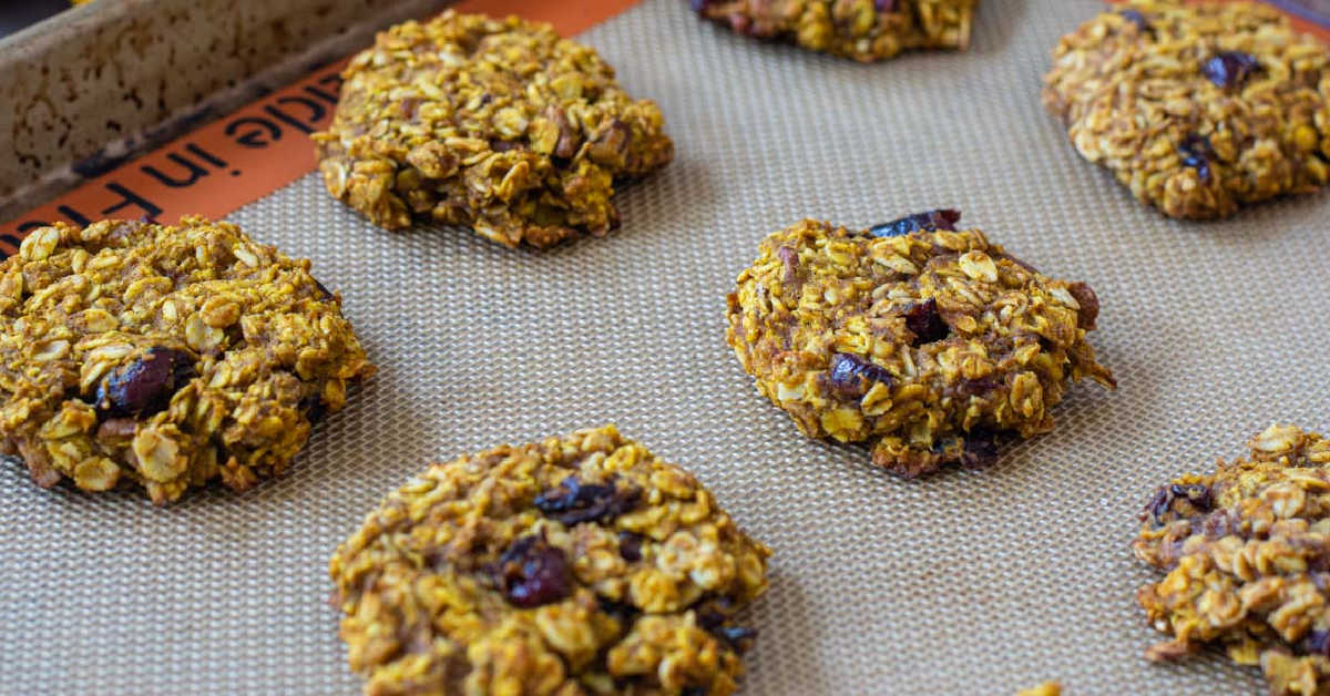 Easy Pumpkin Oatmeal Breakfast Cookies | Meal Prep | - Savor + Savvy