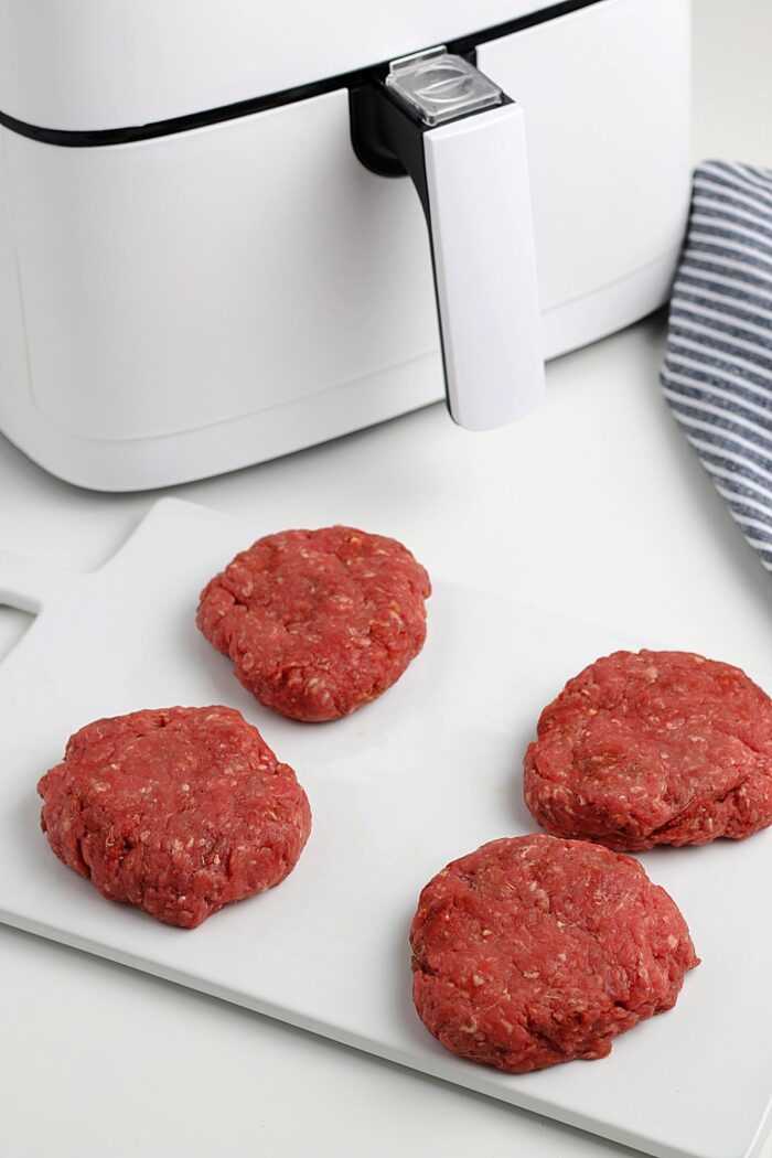 Air Fryer Hamburgers - Perfect Juicy & Slightly Crispy Patties - Savor ...